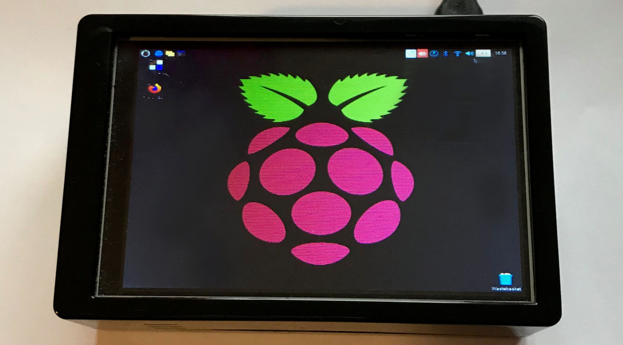 Raspberry Pi Wallpaper 4K And HD - By G7RDX